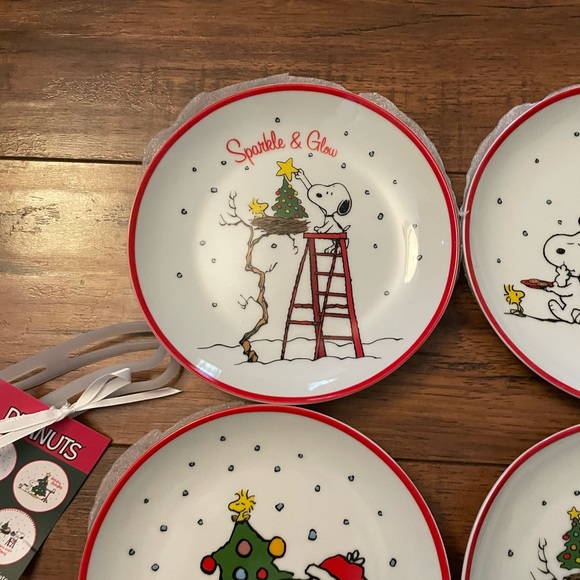 Peanuts | Dining | Peanuts Snoopy Set 4 Christmas Cermaic Round ...